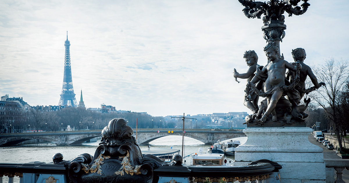 歩み続ける永遠の花の都「私たちを待つパリ」